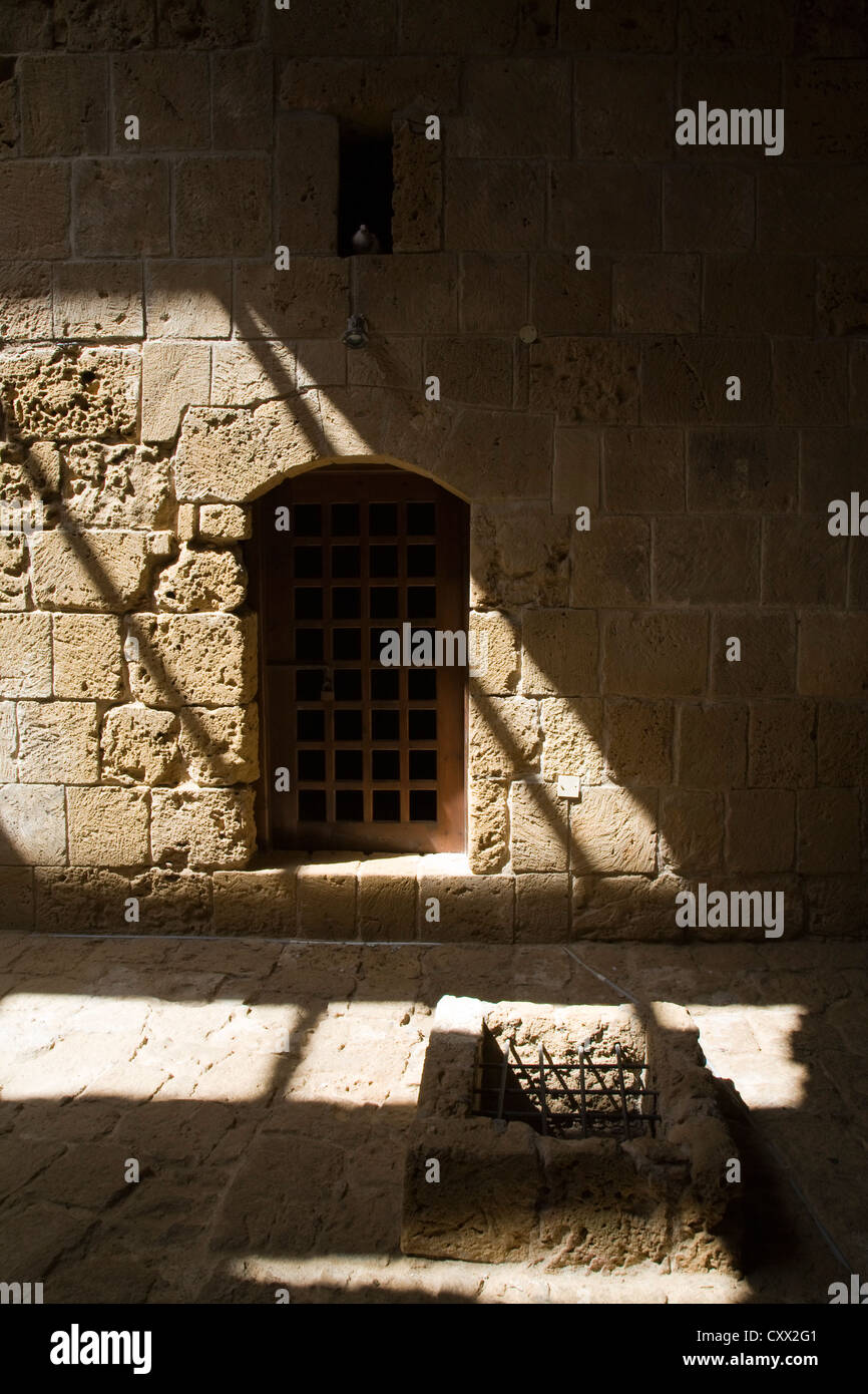 Paphos fort hi-res stock photography and images - Alamy