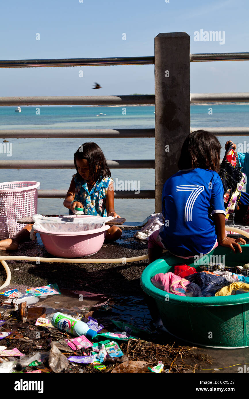 Little Sea Gypsy Children doing the Laundry at Rawai Beach in Phuket ...