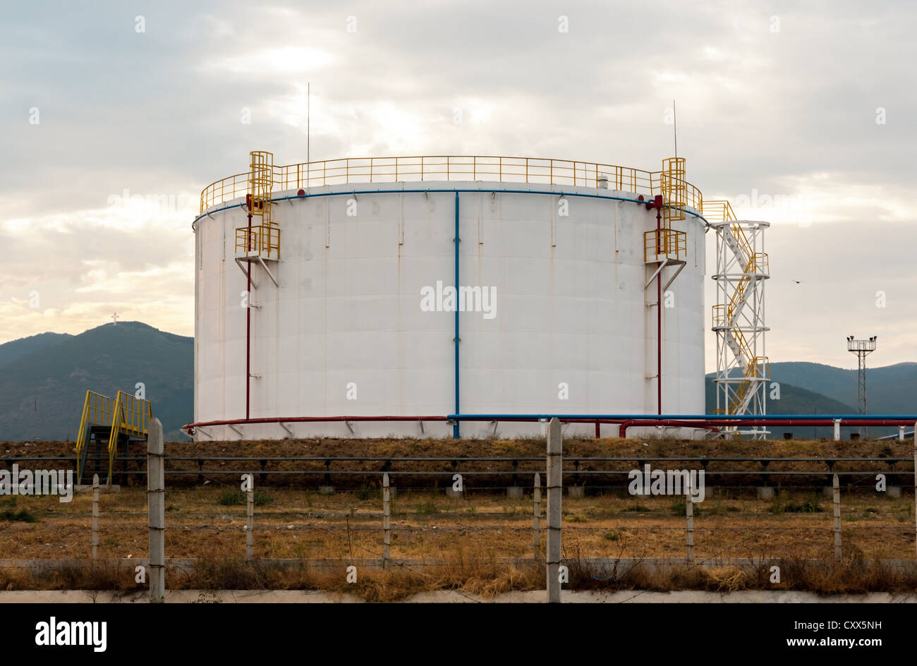 Oil storage tanks with stairs hi-res stock photography and images - Alamy