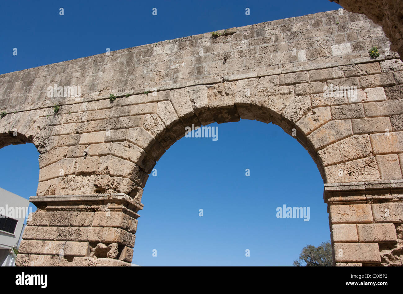 Ruined arch hi-res stock photography and images - Alamy