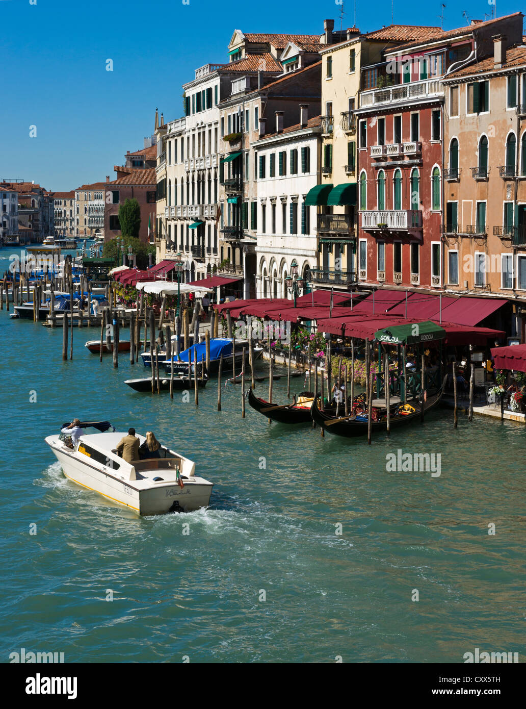 Rialto bridge view hi-res stock photography and images - Alamy