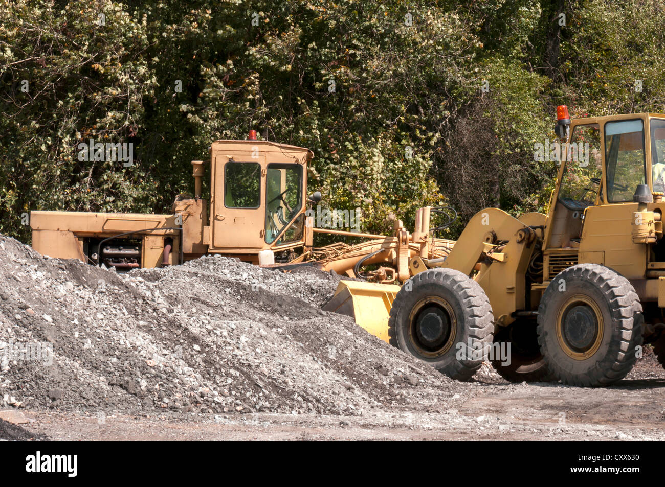 Construction and repair of roads and highways Stock Photo - Alamy