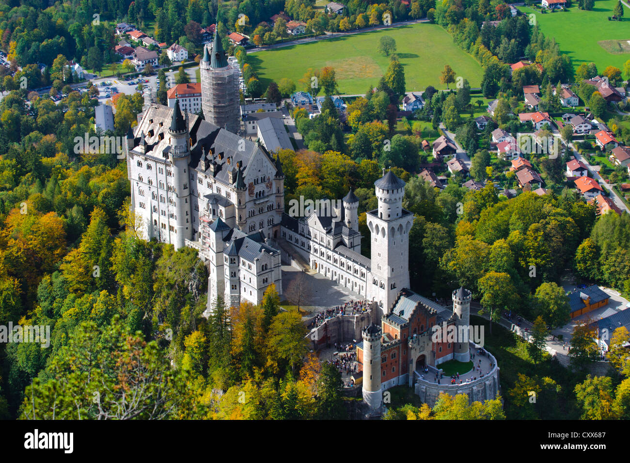 landmark and world famous castle Neuschwanstein in Bavaria, Germany ...