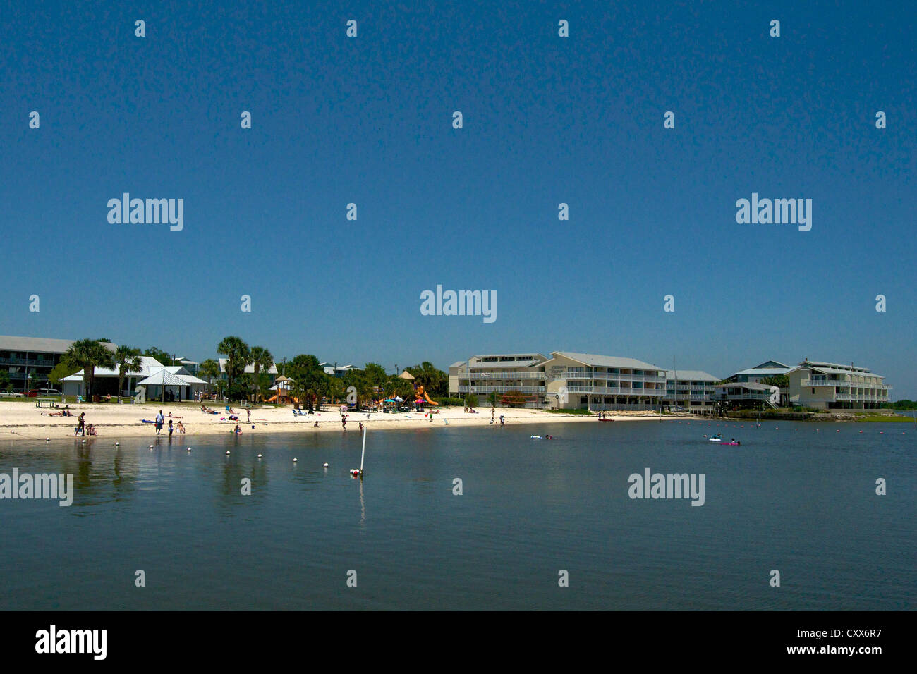 The beach at Cedar Key from the quay Stock Photo - Alamy