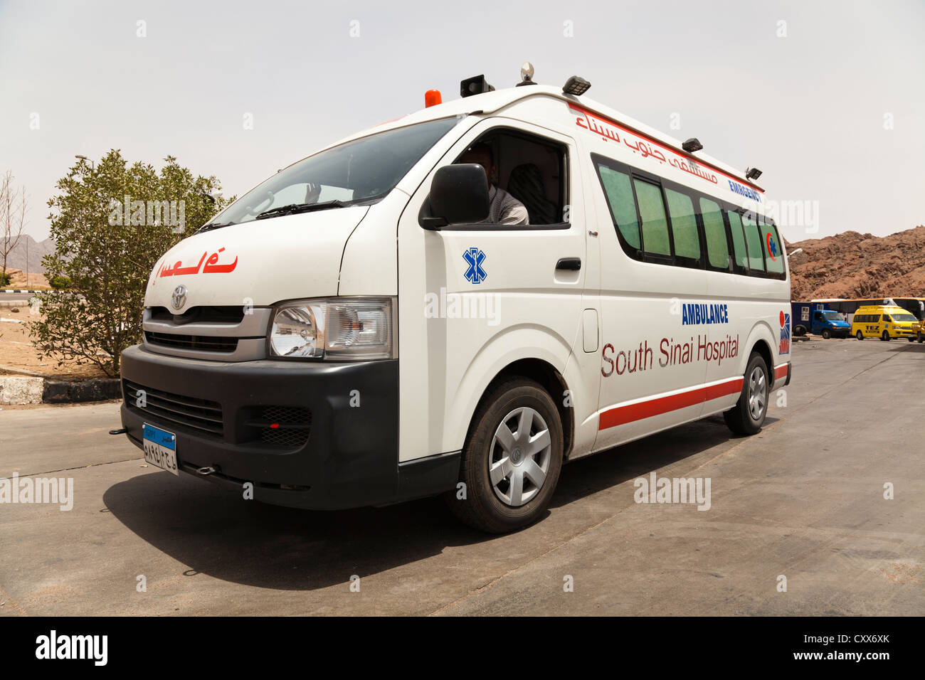 Egypt egyptian ambulance paramedic hi-res stock photography and images ...