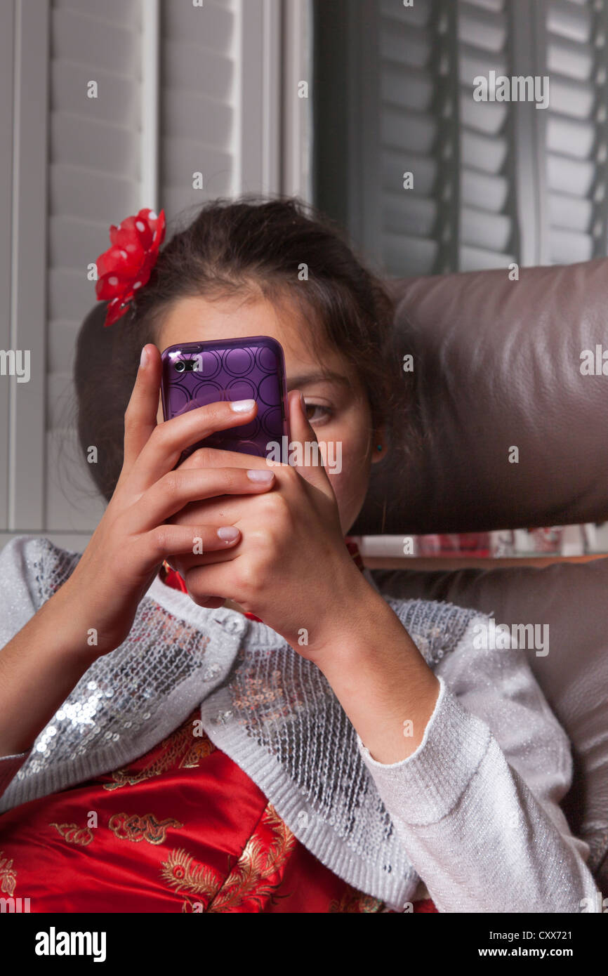 Mobile internet hi-res stock photography and images - Alamy