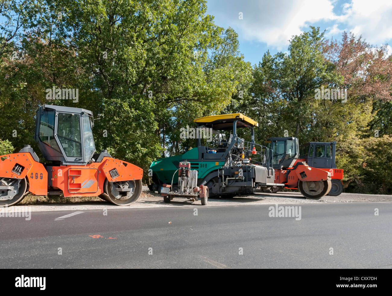 Construction and repair of roads and highways Stock Photo - Alamy