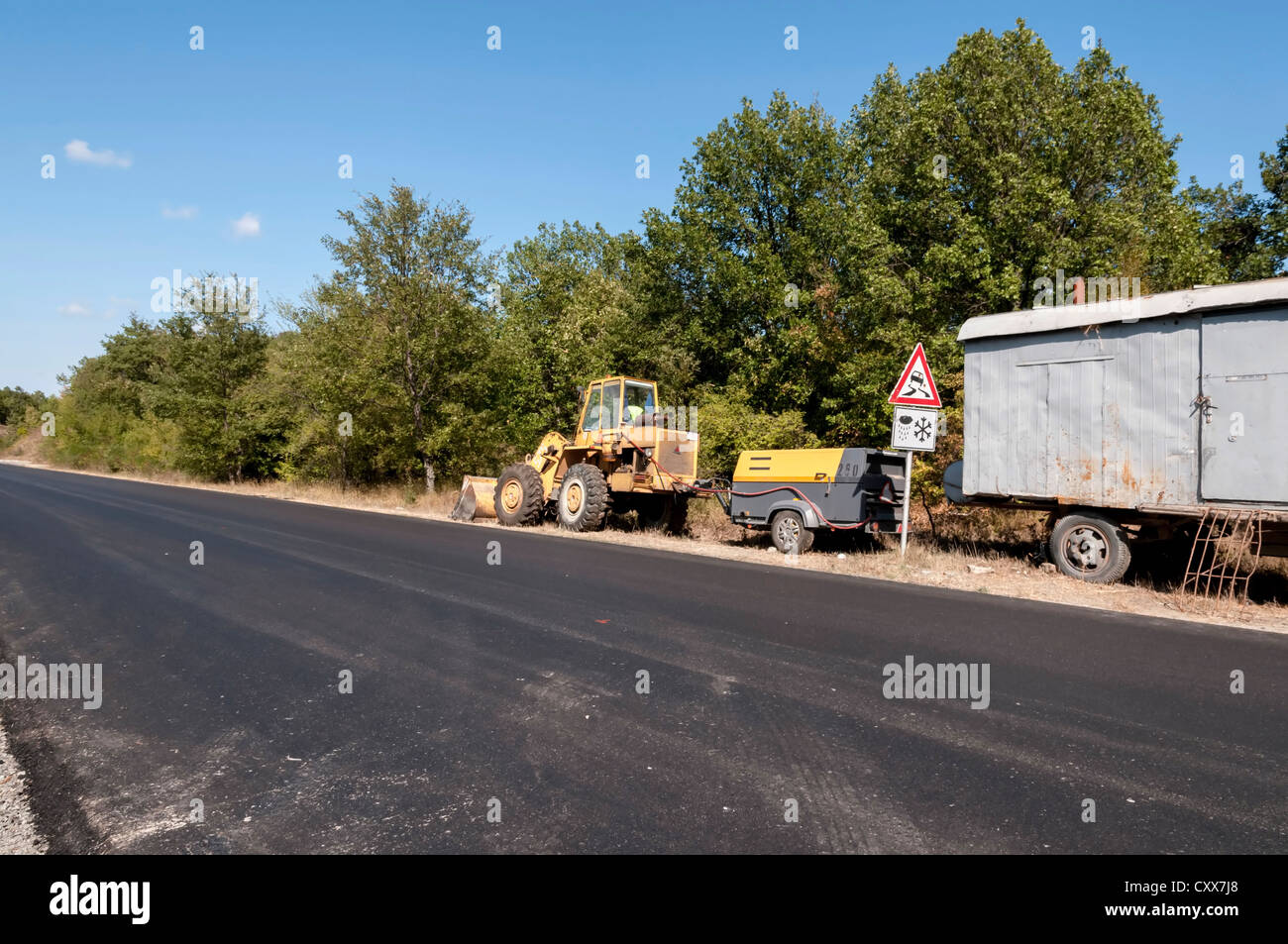 Construction roads workers machinery hi-res stock photography and ...