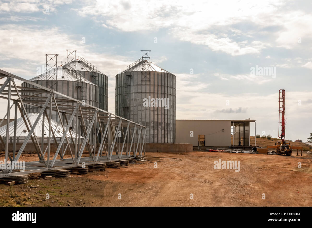 Construction of tanks and warehouses Stock Photo - Alamy