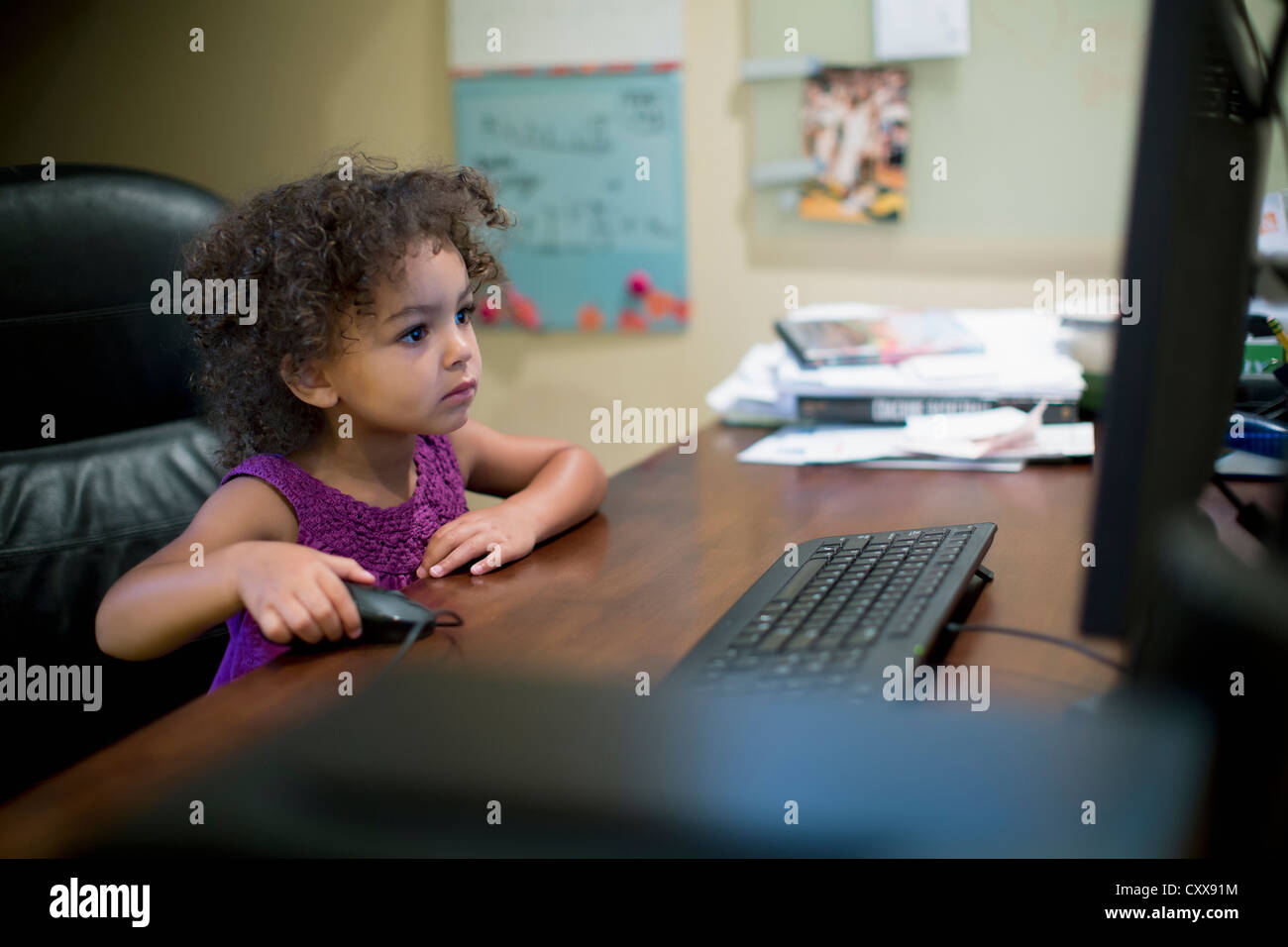 Girl holding computer mouse hi-res stock photography and images - Alamy