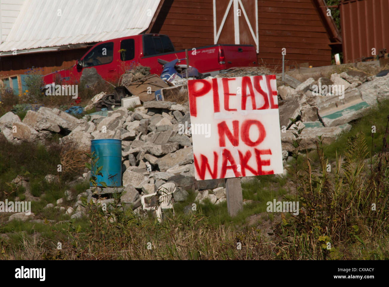 No wake sign hi-res stock photography and images - Alamy