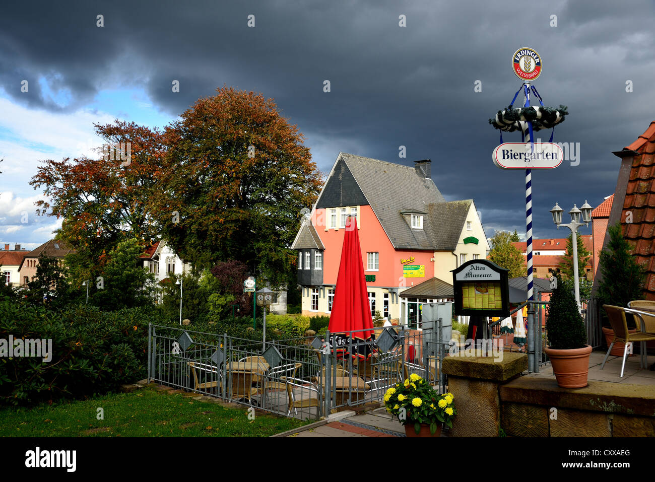 Small beer garden hi-res stock photography and images - Alamy