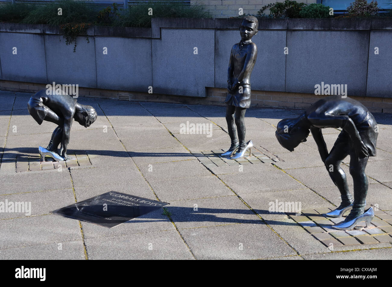 The Gorbals boys sculptures by Liz Peden in Queen Elizabeth Gardens ...