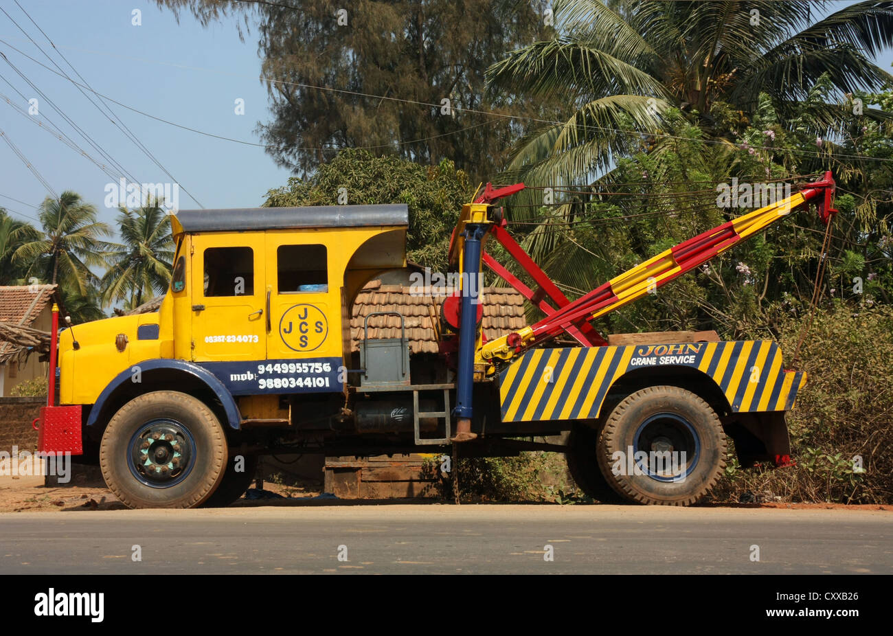 Indian Tata breakdown truck. Honnovar, Karnataka, India Stock Photo - Alamy