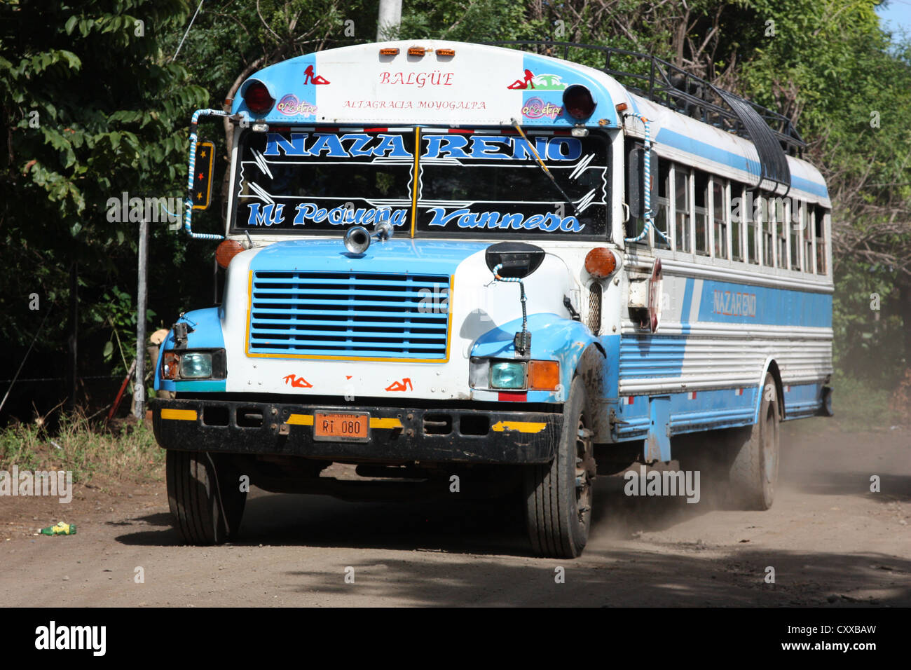 Overloaded bus hi-res stock photography and images - Alamy