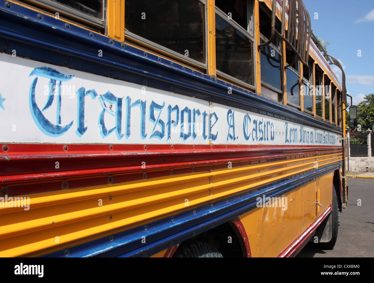 Bus decorated nicaragua hi-res stock photography and images - Alamy