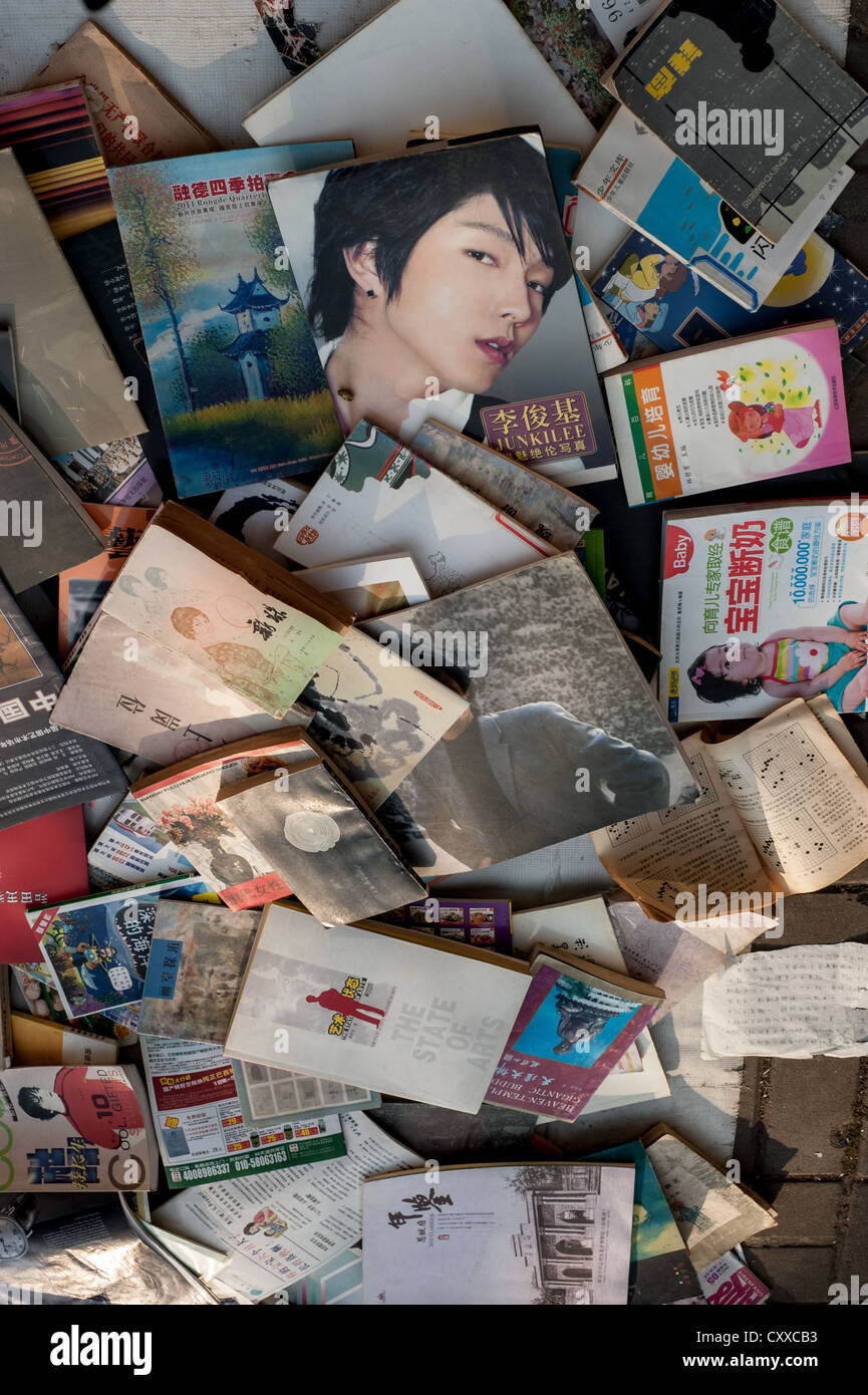 Time magazine covers hi-res stock photography and images - Alamy