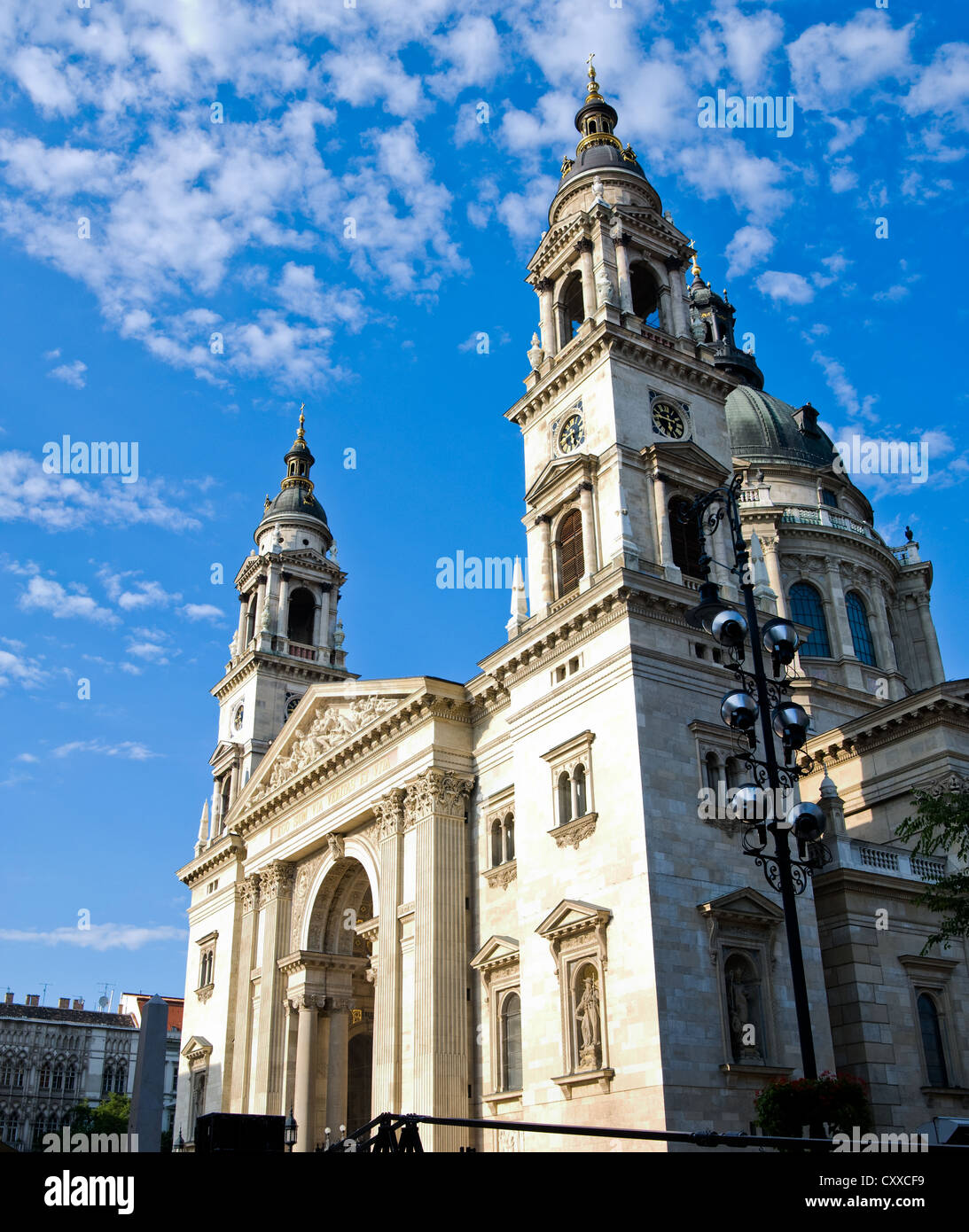 Perspective view facade basilica hi-res stock photography and images ...
