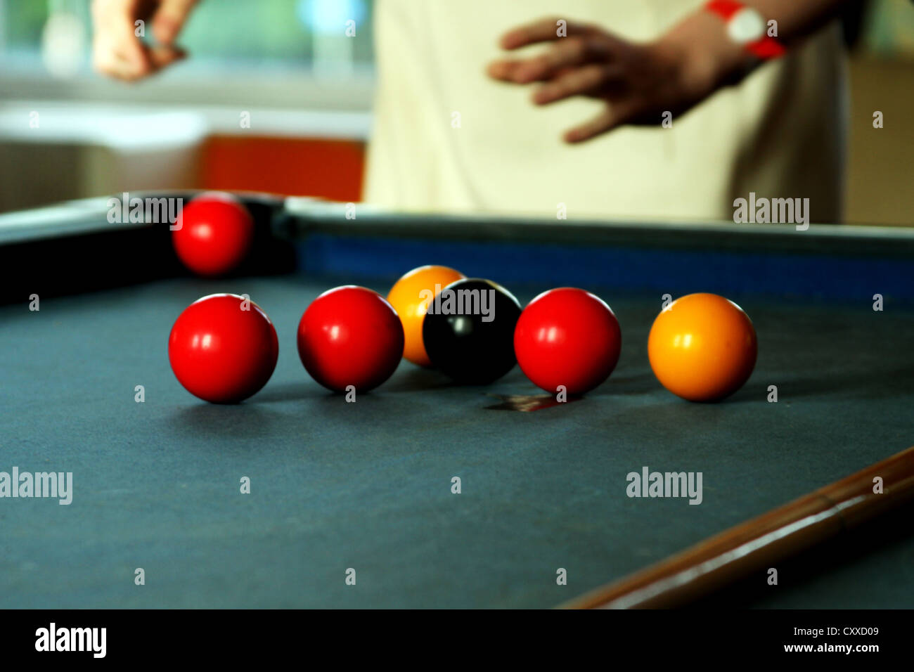 Pool player watching opponent hi-res stock photography and images - Alamy