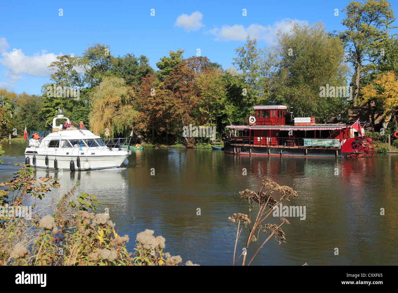 Runnymede thames hi-res stock photography and images - Alamy