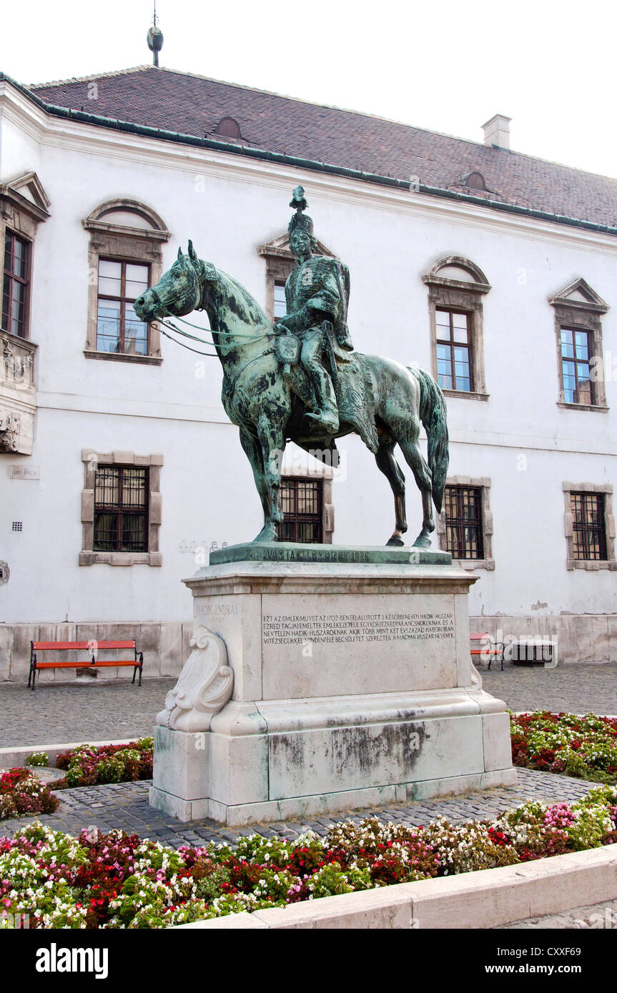 Buda castle district statue hi-res stock photography and images - Alamy