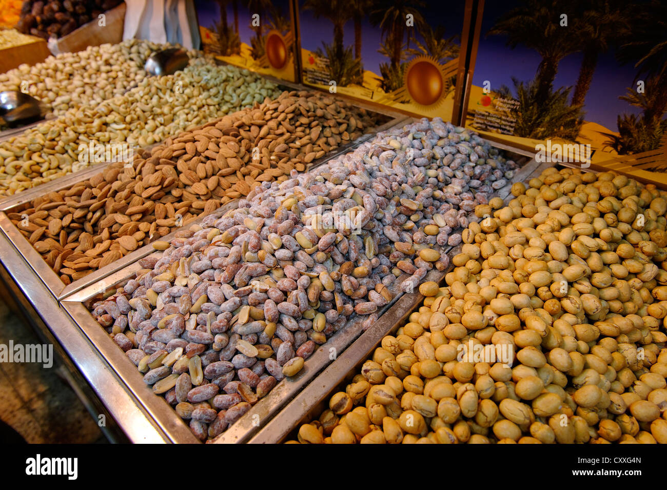 Mideast nuts hi-res stock photography and images - Alamy