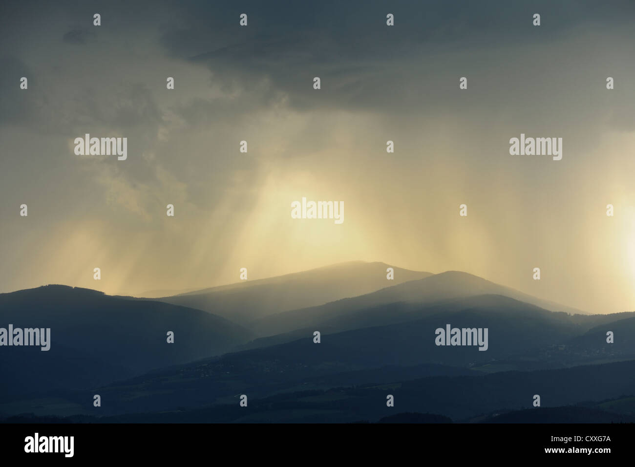 Rain clouds approaching hi-res stock photography and images - Alamy