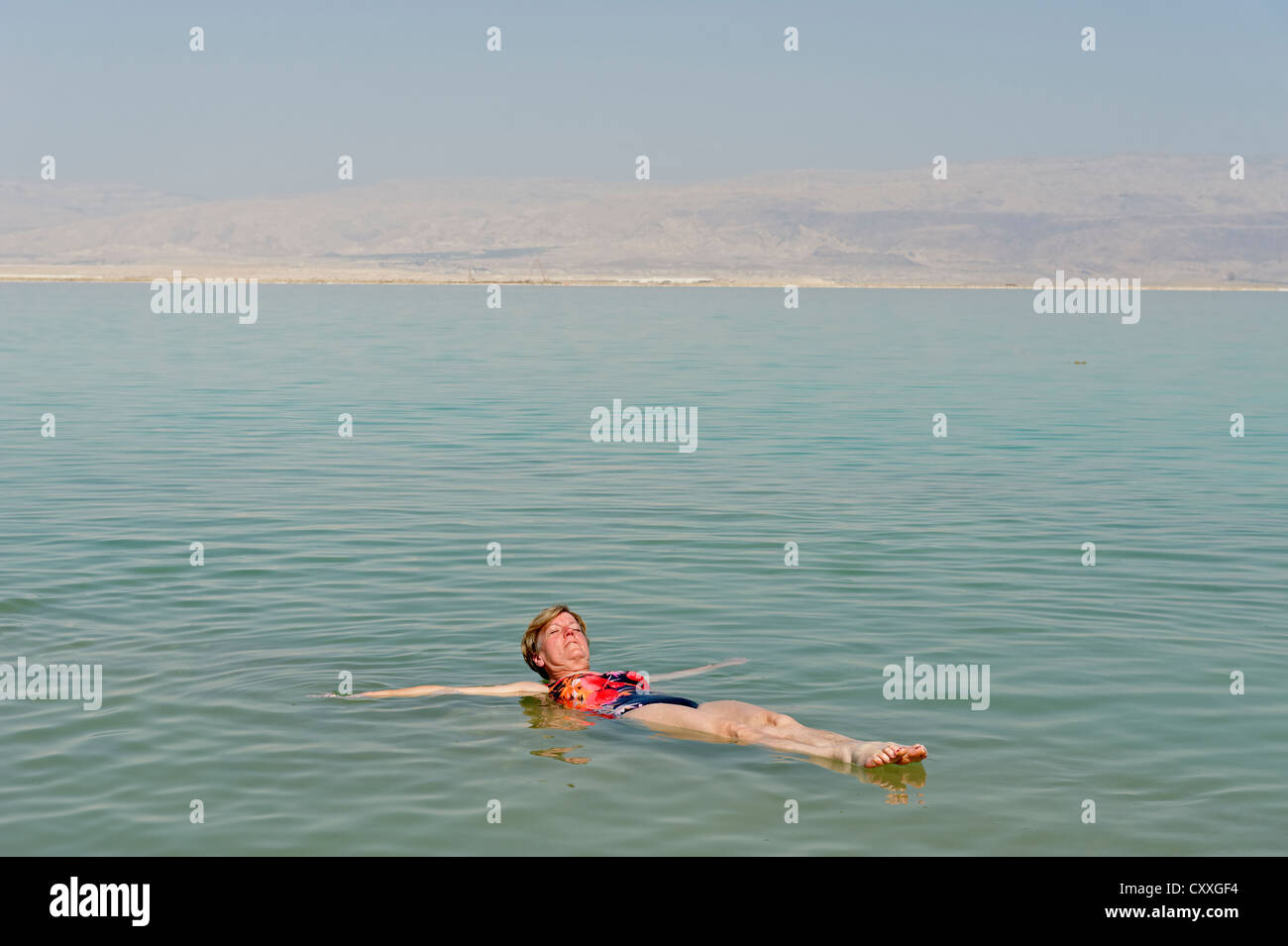 Bathing, swimming tourists in Ein Bokek, En Boqeq, Dead Sea, Israel ...