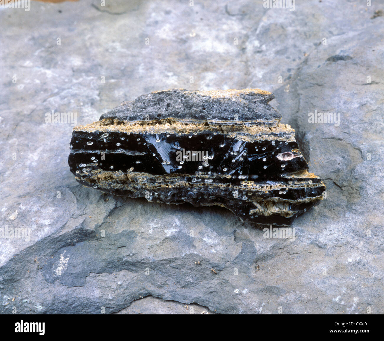 Geology obsidian igneous rock hi-res stock photography and images - Alamy