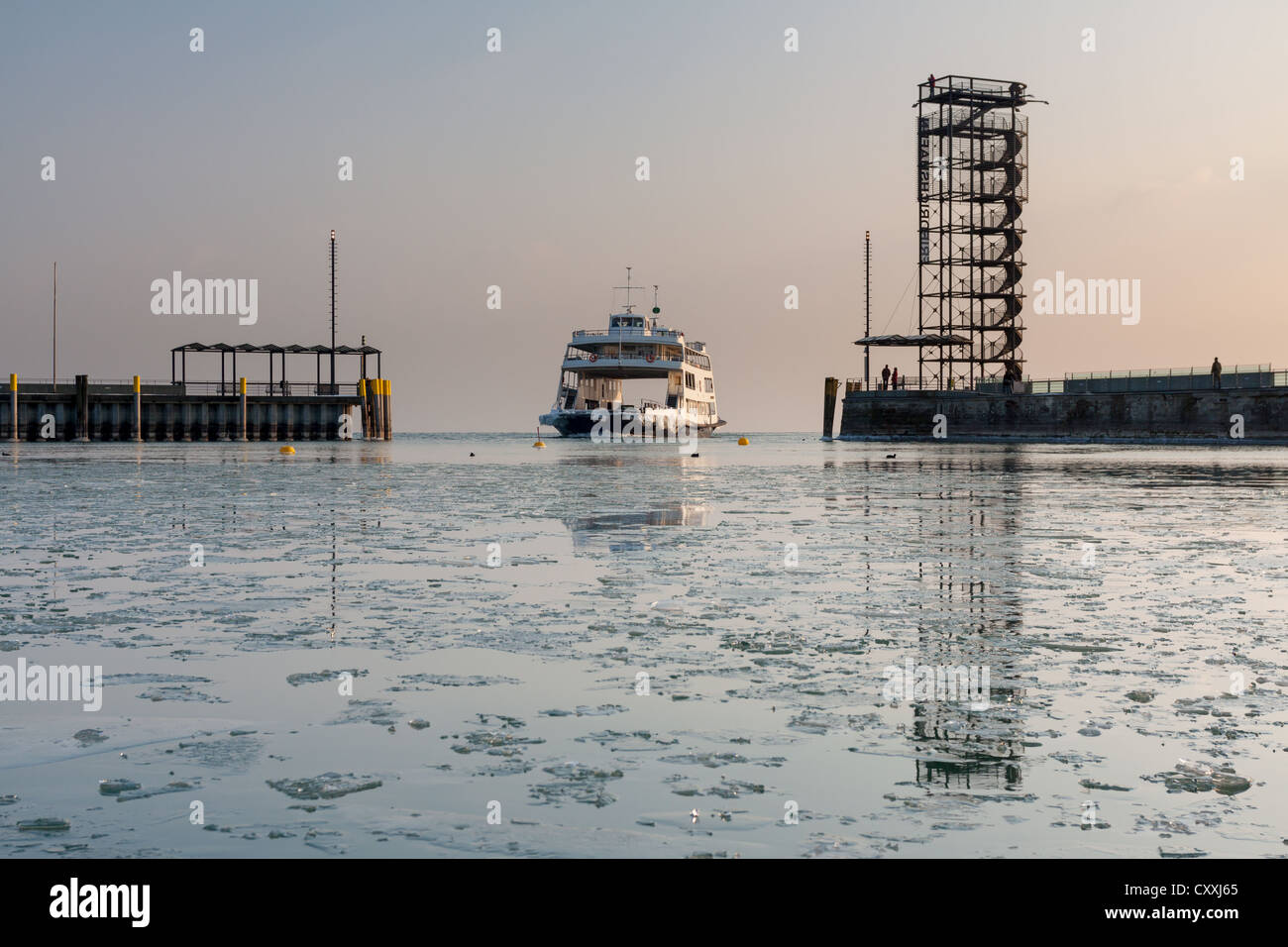 Port basin hi-res stock photography and images - Alamy