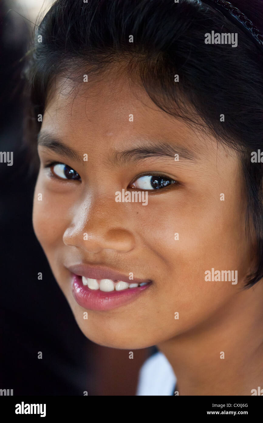 Cute little Girl in Bangkok, Thailand Stock Photo - Alamy