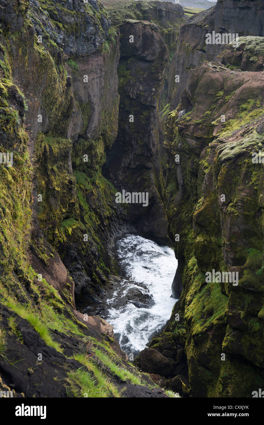 Canyon, Skoga river, Fimmvoerðuháls hiking trail, or Fimmvoerduhals ...