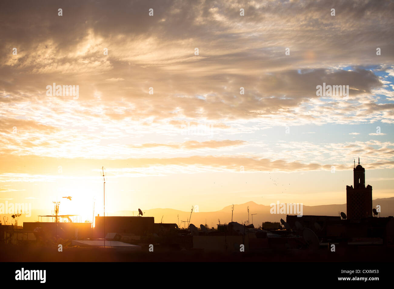 Marrakech skyline atlas mountains hi-res stock photography and images ...