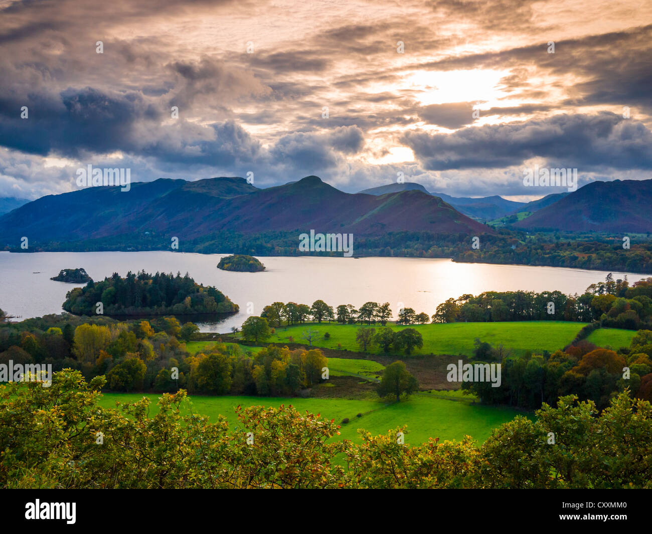 Over derwent water near keswick in the lake district hi-res stock ...