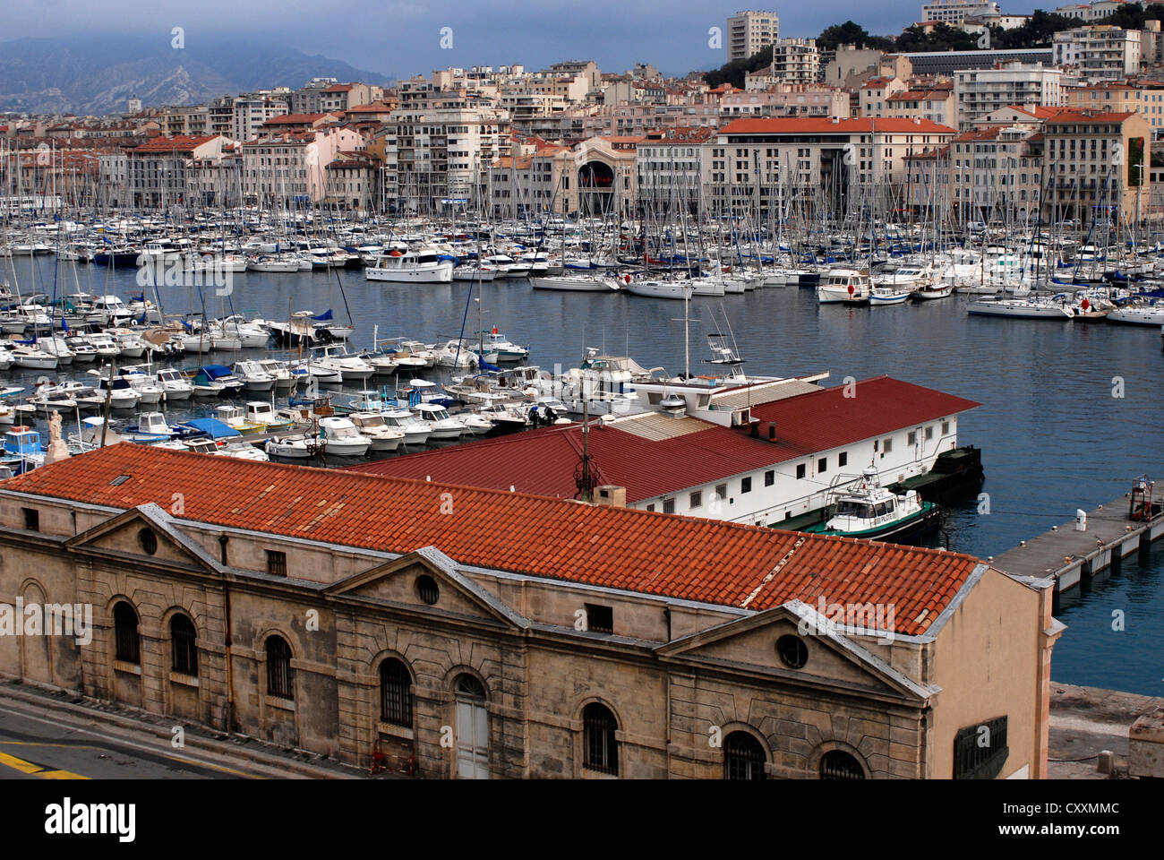 Panoramic view of the vieux port quai du port hi-res stock photography ...