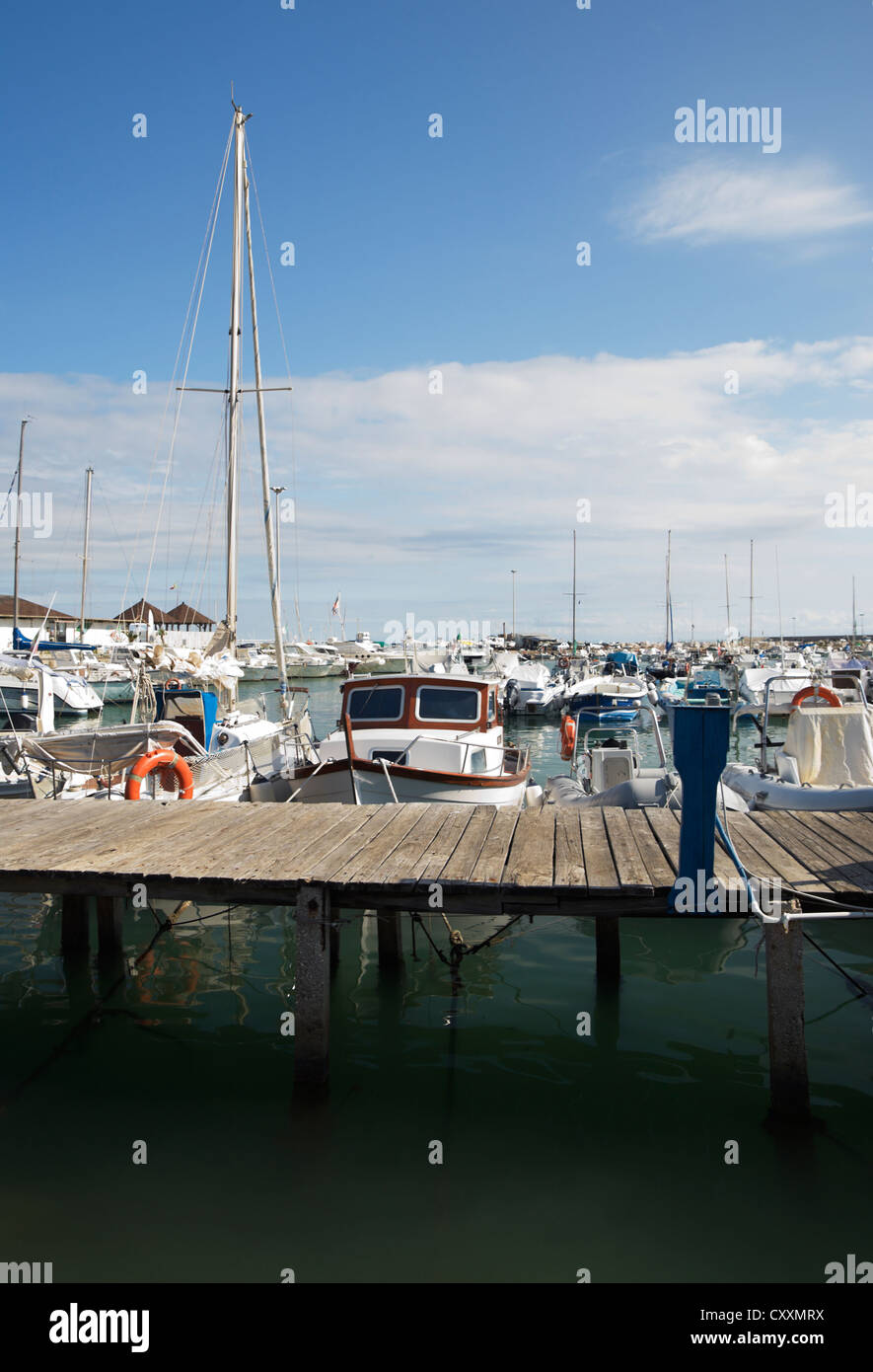 Harbour pontoon sea water hi-res stock photography and images - Alamy