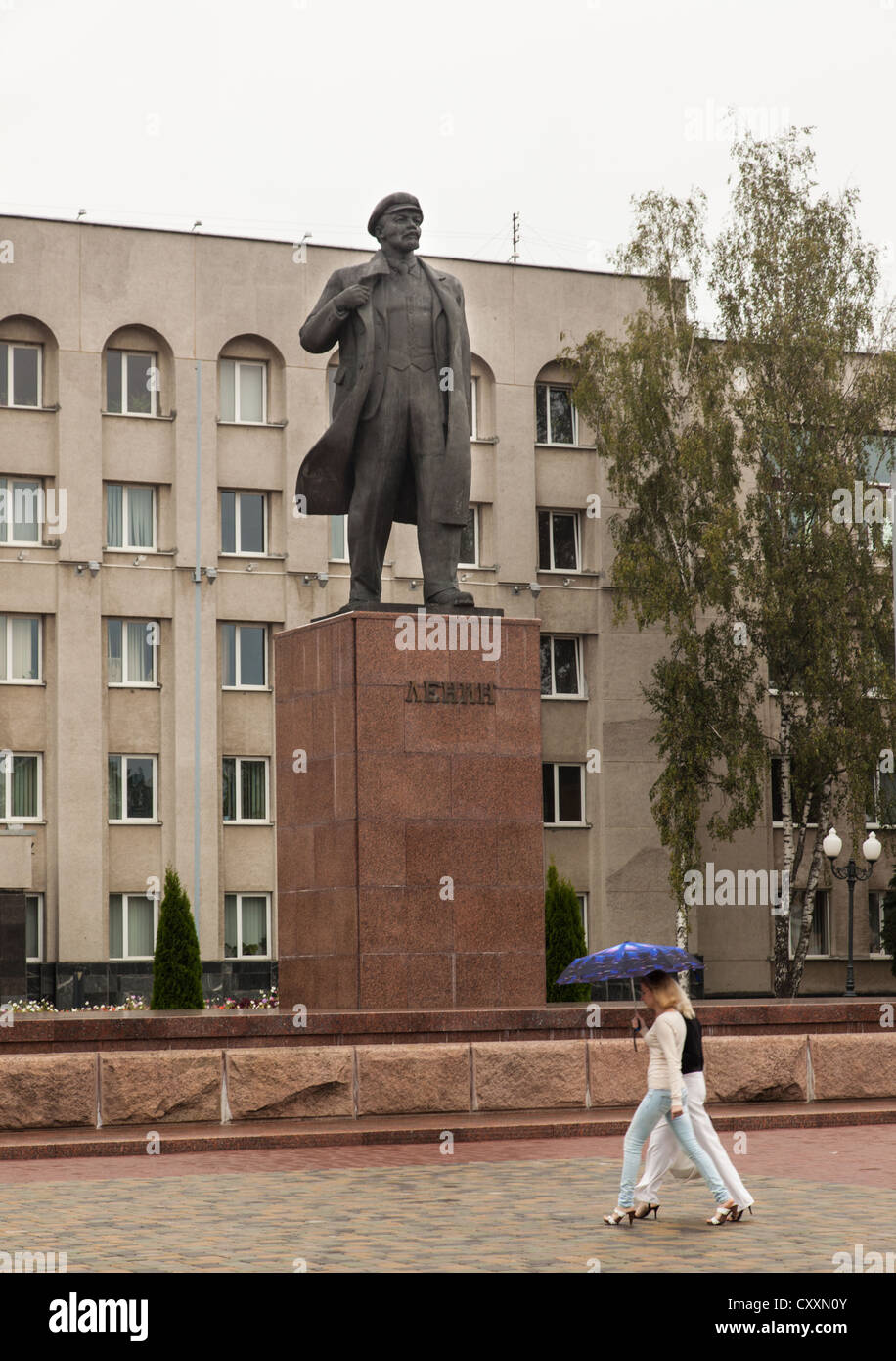 A statue of Lenin in Lenin Square in Grodno, Belarus Stock Photo - Alamy