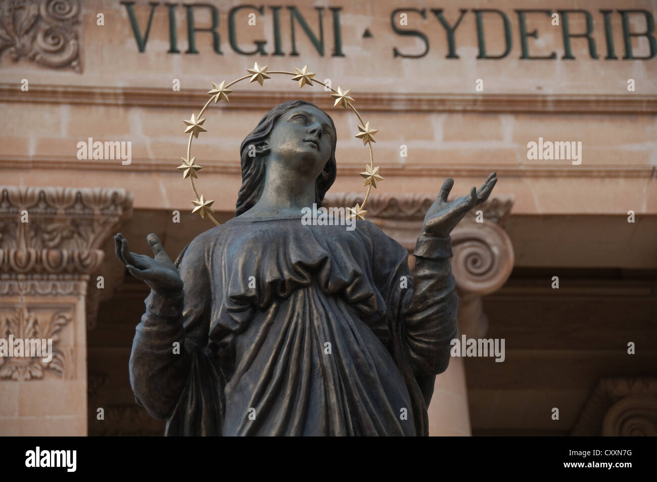 Maria sculpture hi-res stock photography and images - Alamy