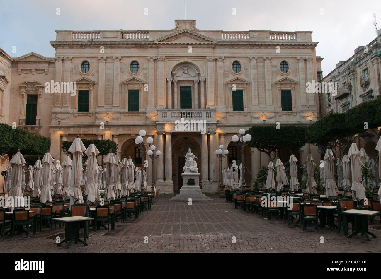 National malta library hi-res stock photography and images - Alamy