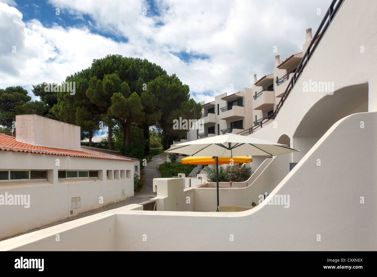 Algarve holiday village hi-res stock photography and images - Alamy
