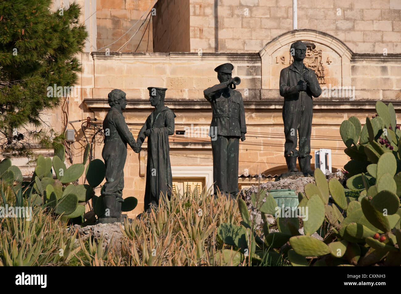 Malta vittoriosa freedom monument hi-res stock photography and images ...