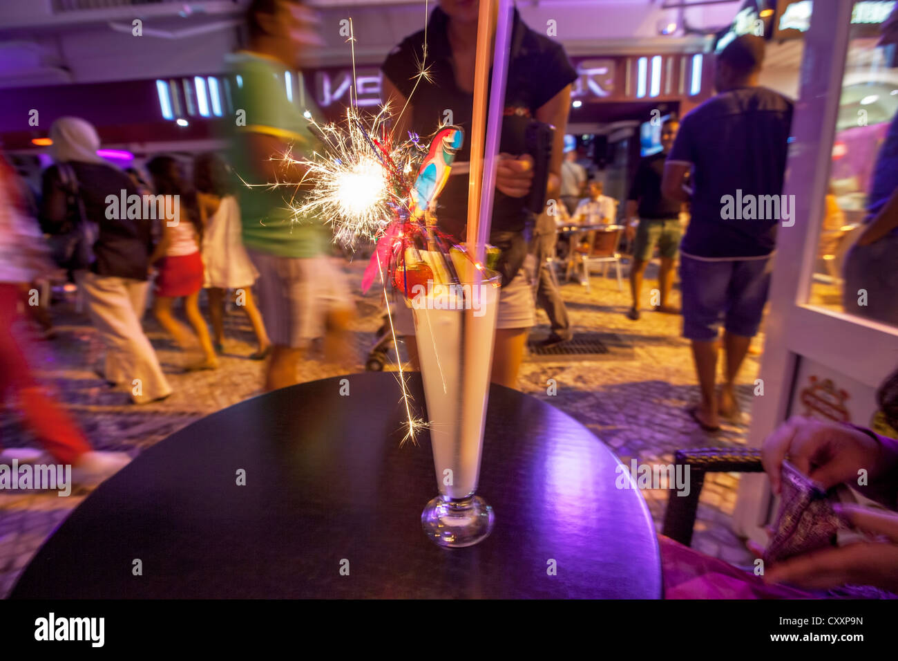Albufeira night club hi-res stock photography and images - Alamy