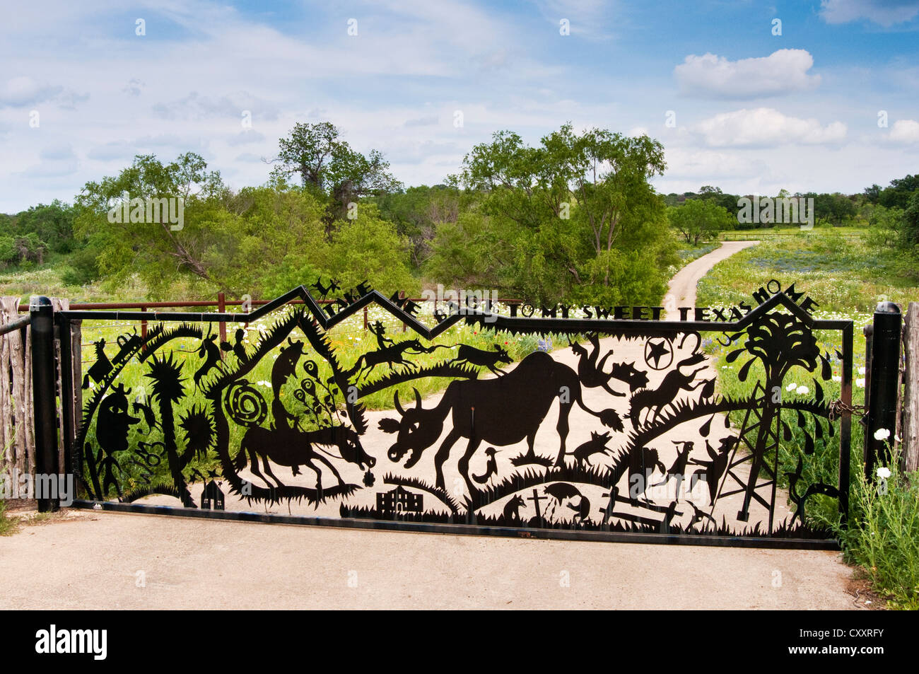 Wrought iron gate hi-res stock photography and images - Alamy