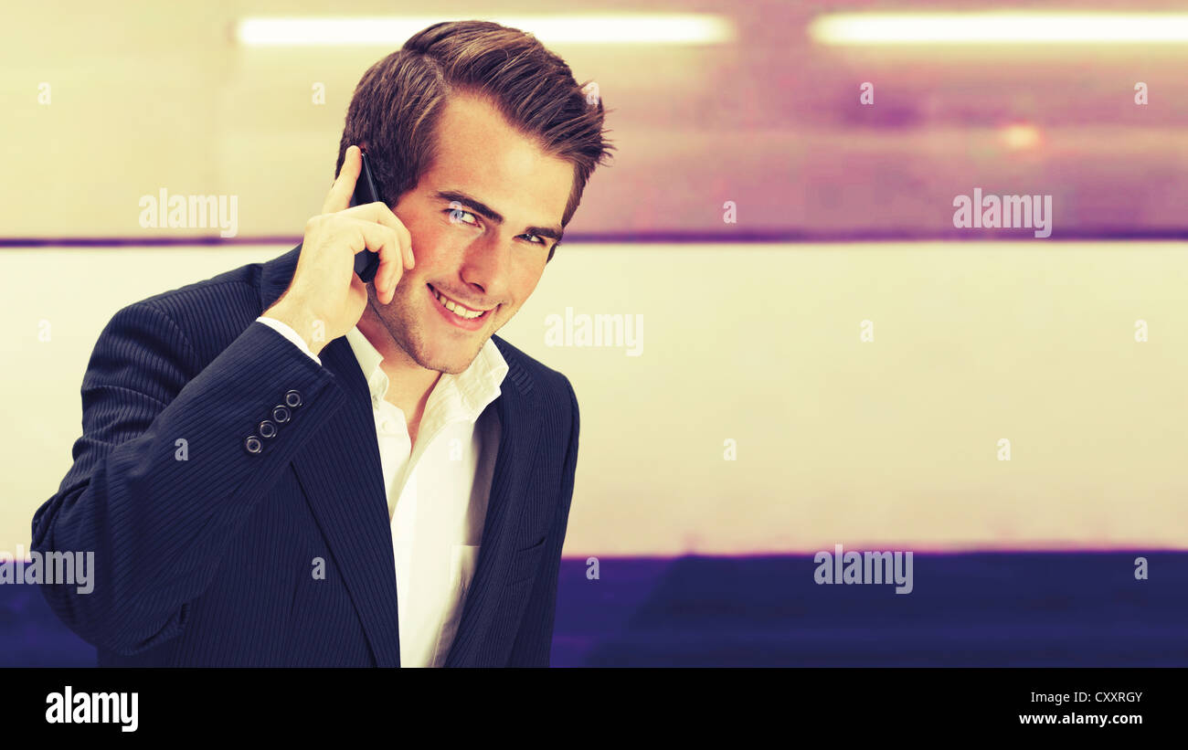 Speaking directly to camera hi-res stock photography and images - Alamy