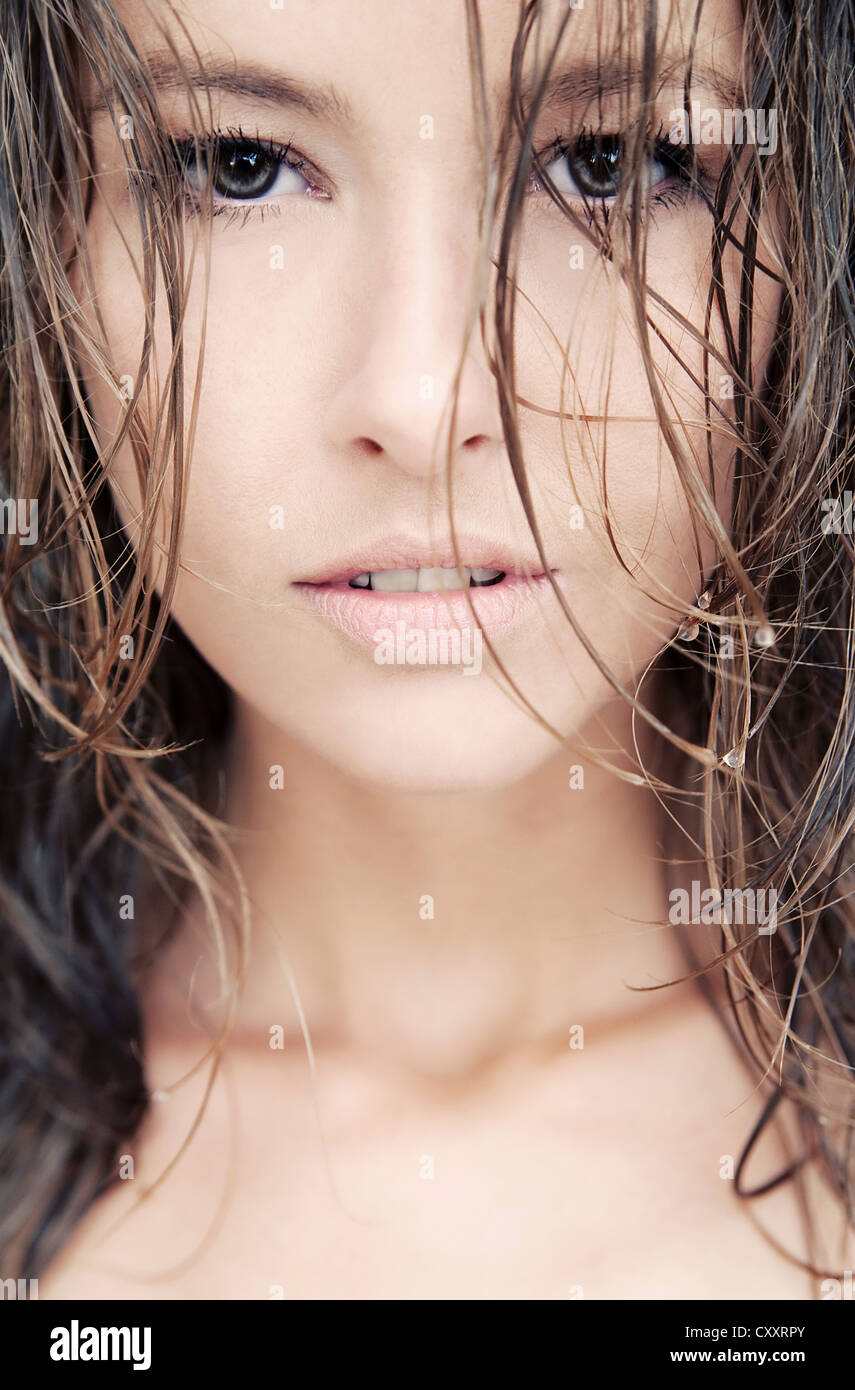 Model with wet hair headshot Stock Photo - Alamy