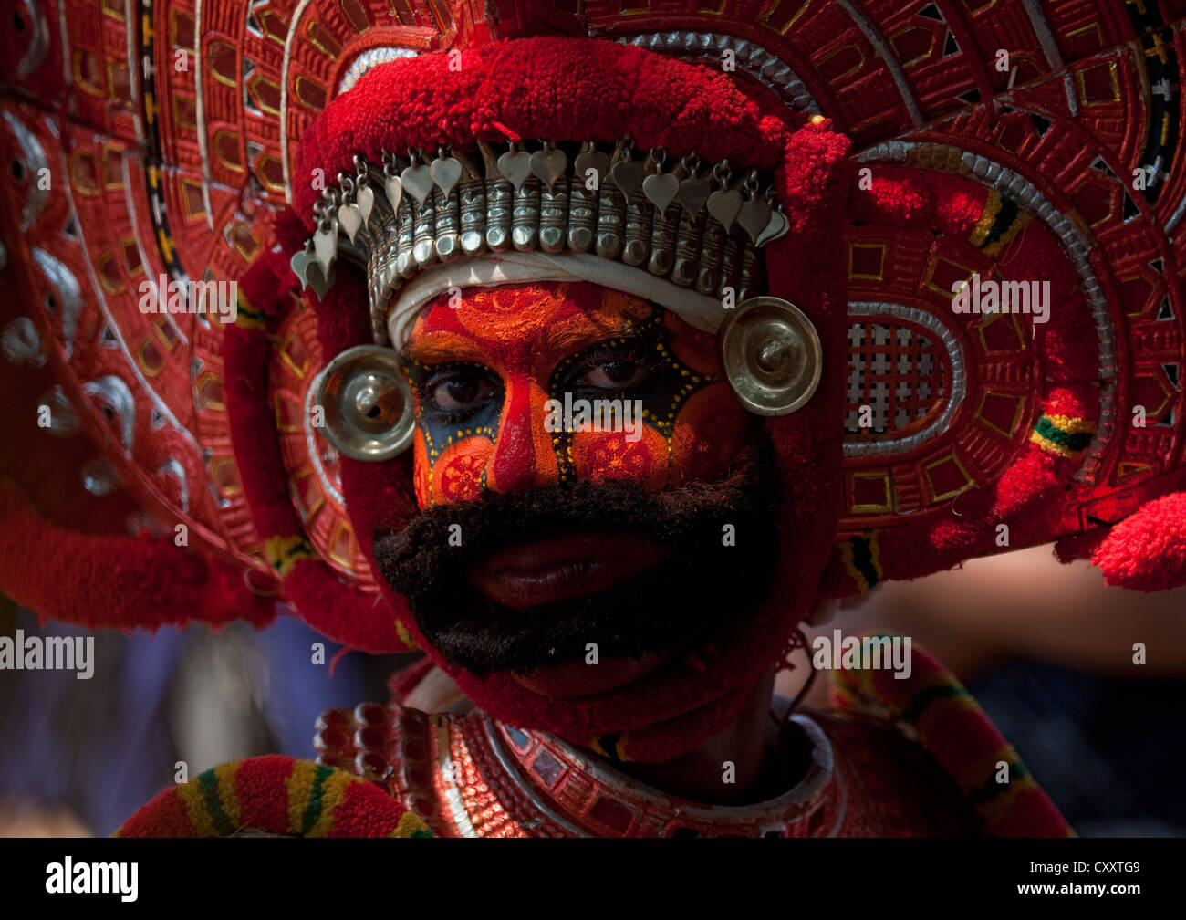 Theyyam make up man hi-res stock photography and images - Alamy