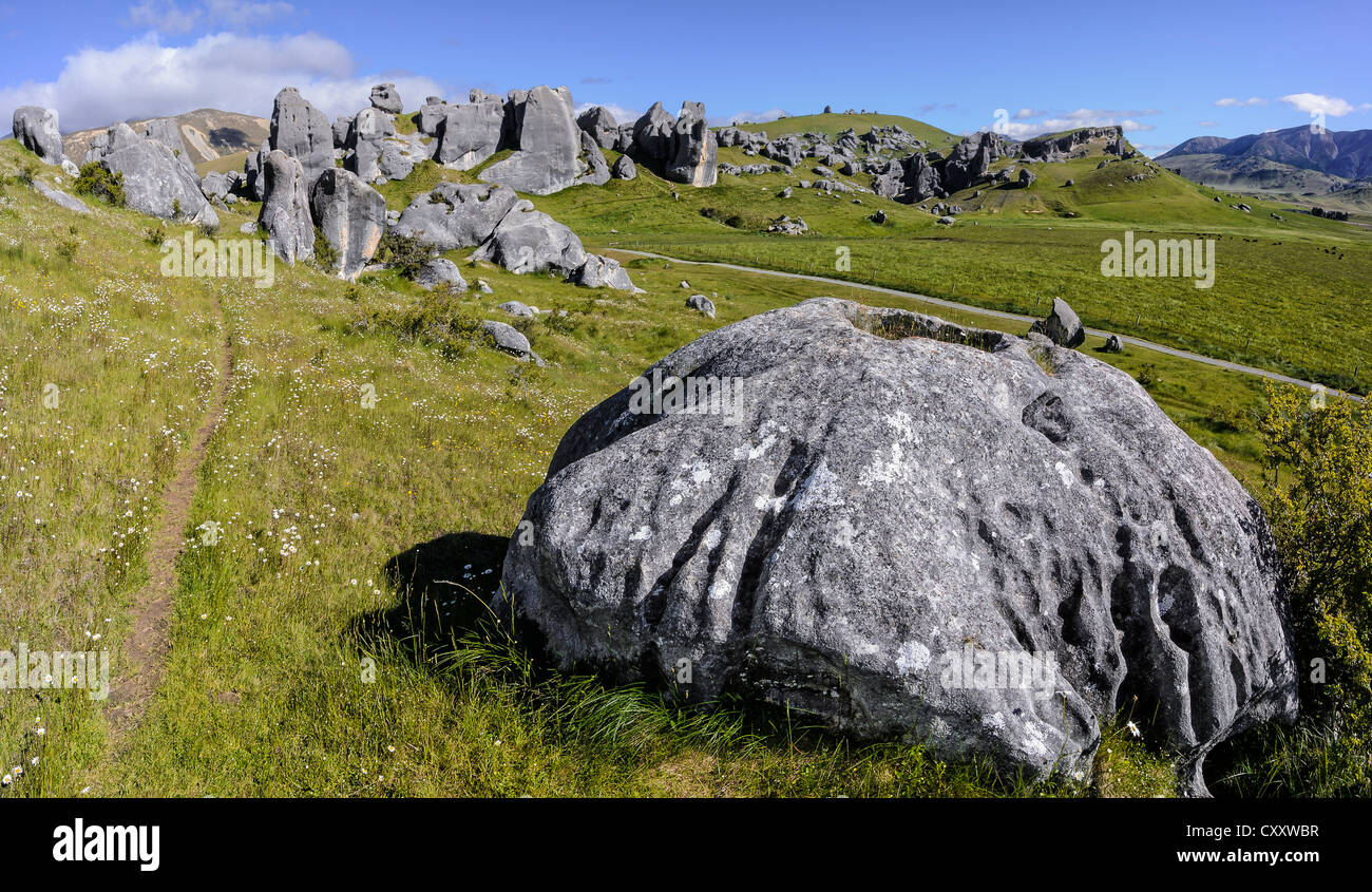 Rock formations on hill hi-res stock photography and images - Alamy