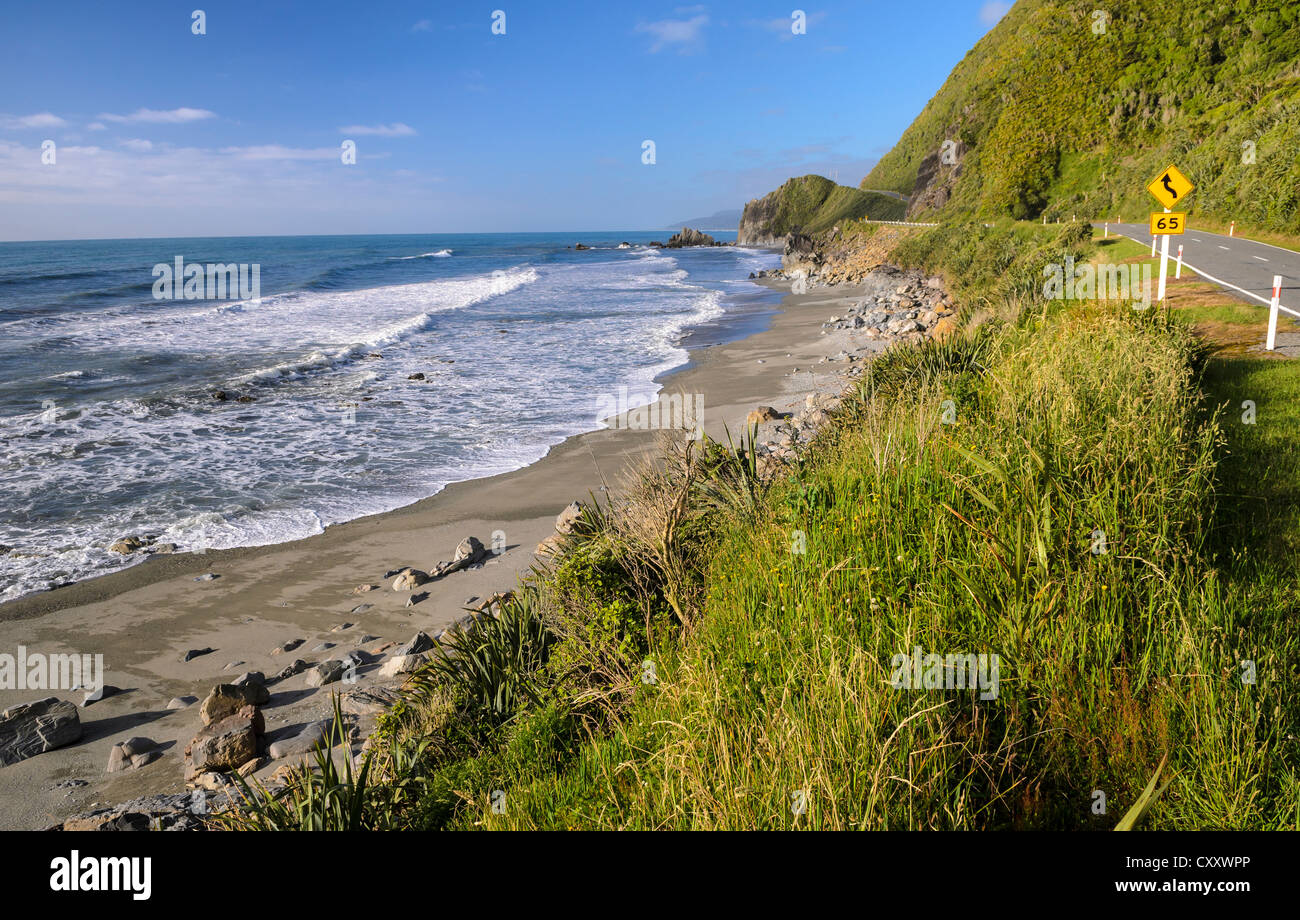 Beach beside the coast road, Hokitika, South Island, New Zealand ...