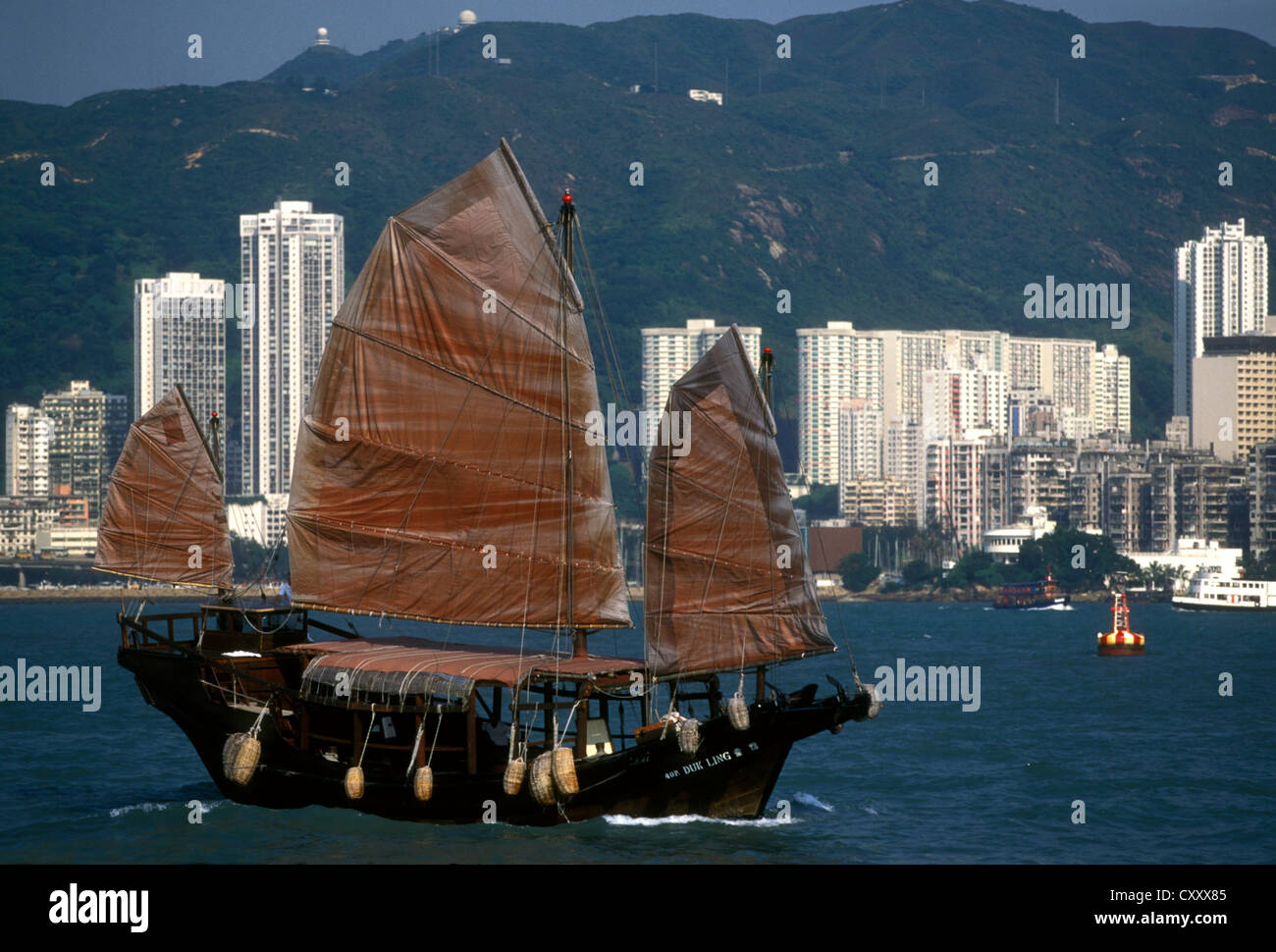 Duk Ling, traditional Chinese junk, Chinese junk, Victoria Harbour ...