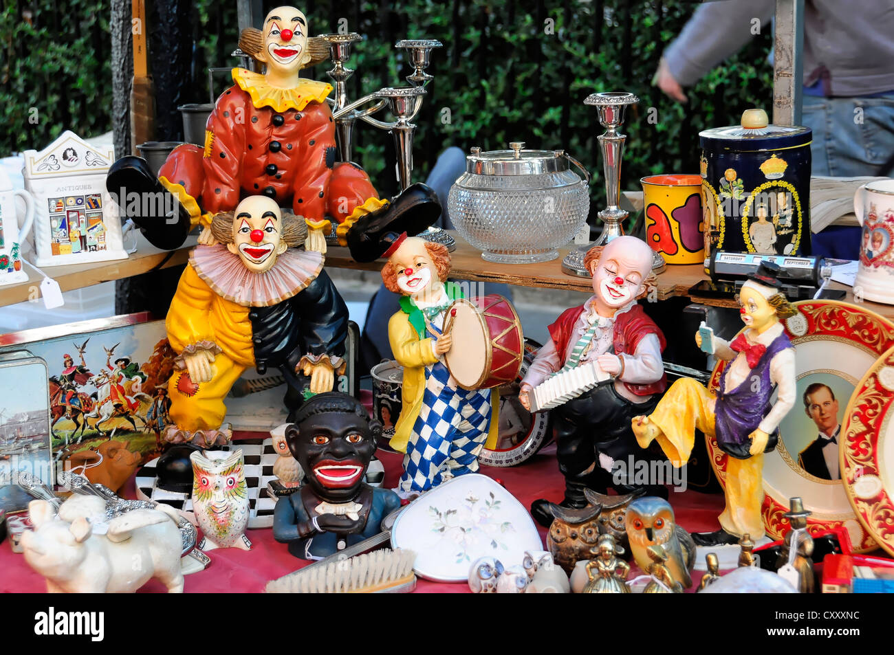 Clowns, tat, flea market, Portobello Road, London, England, United ...